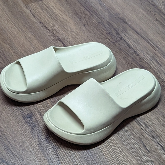 Zara | Shoes | Zara Offwhite Platform Slides Sandals Size 39us 8 | Poshmark